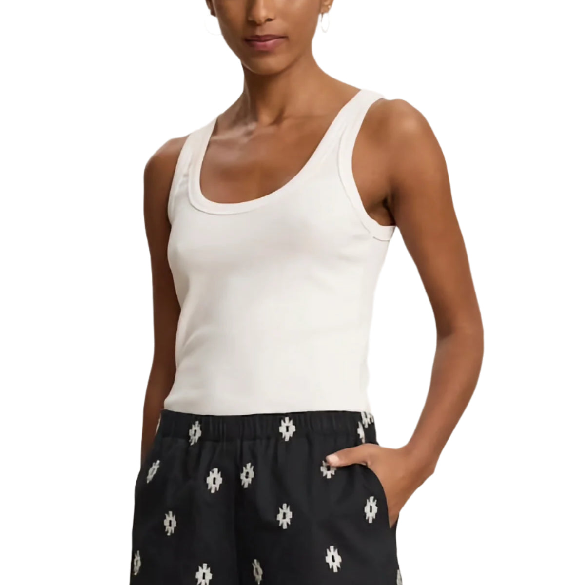 DAPHNE SHORT – Sassanova / Nova Man